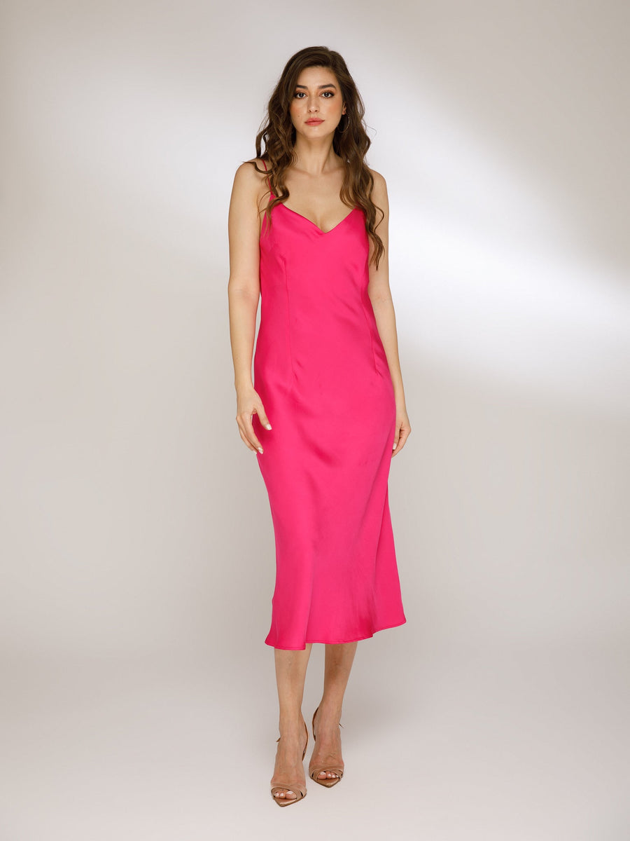 Rochie midi cu spate gol fucsia - Amalin by Andreea Raicu Rochie midi cu spate gol fucsia - Amalin by Andreea Raicu